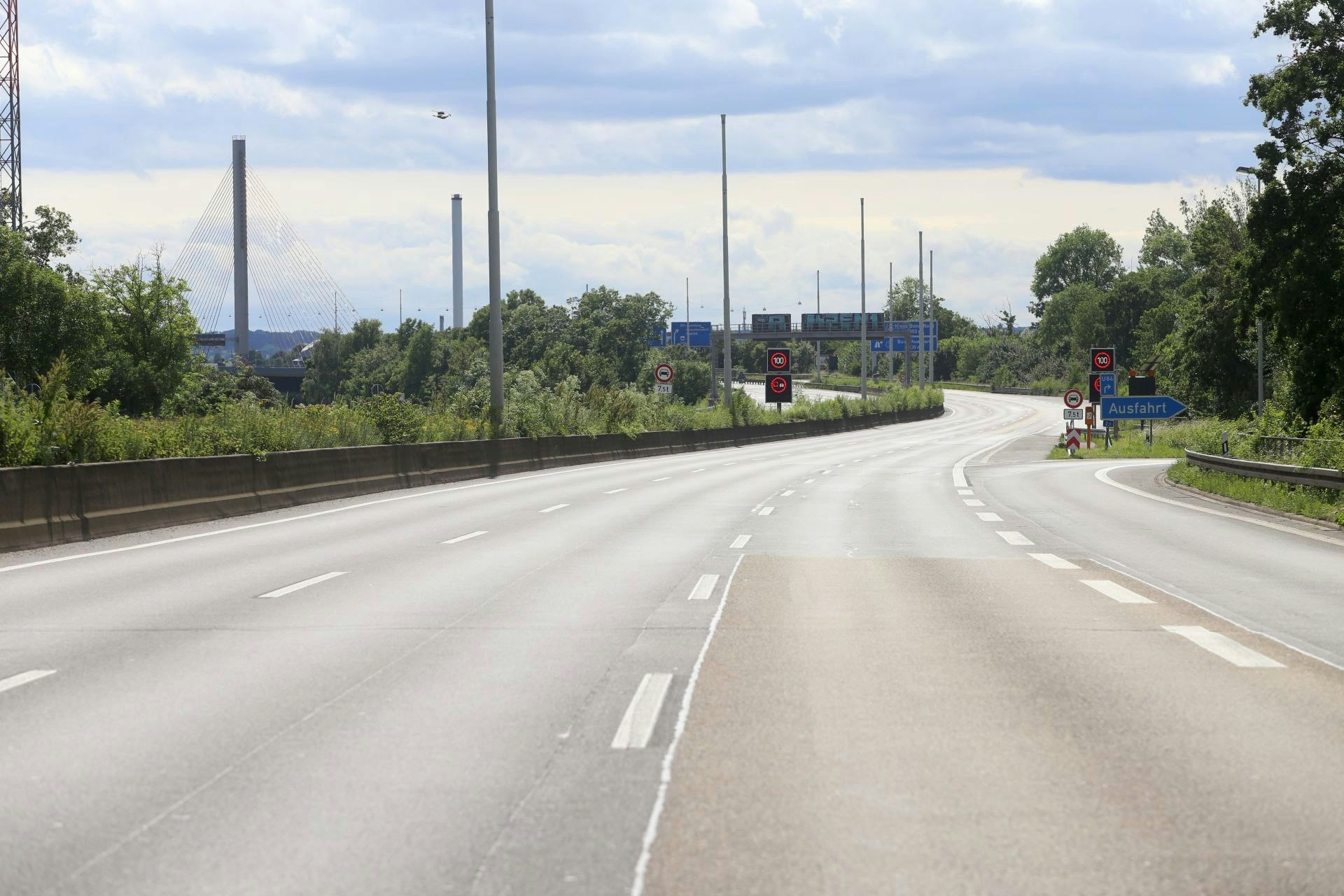 „Verkehrspolitischer Super-GAU“: Vollsperrung der Bonner Nordbrücke ...