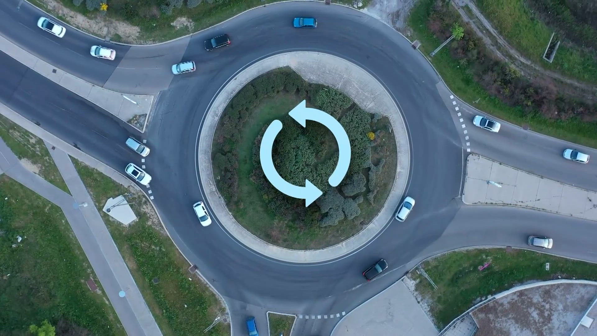 How to properly use a roundabout - who has the right of way?