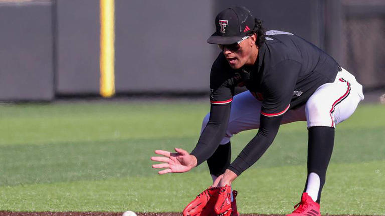 Texas baseball lands highly coveted Big 12 infielder from transfer portal