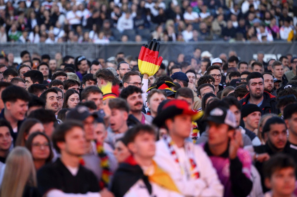 Eine Migrantin ergreift Partei für Deutschland: „Ich bin stolz auf ...