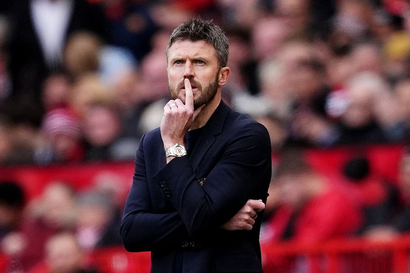 Man United plot hijack for £35m transfer target with four-year deal on ...
