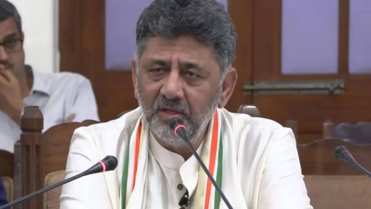 Karnataka CM DK Shivakumar announces free bus passes for students ...