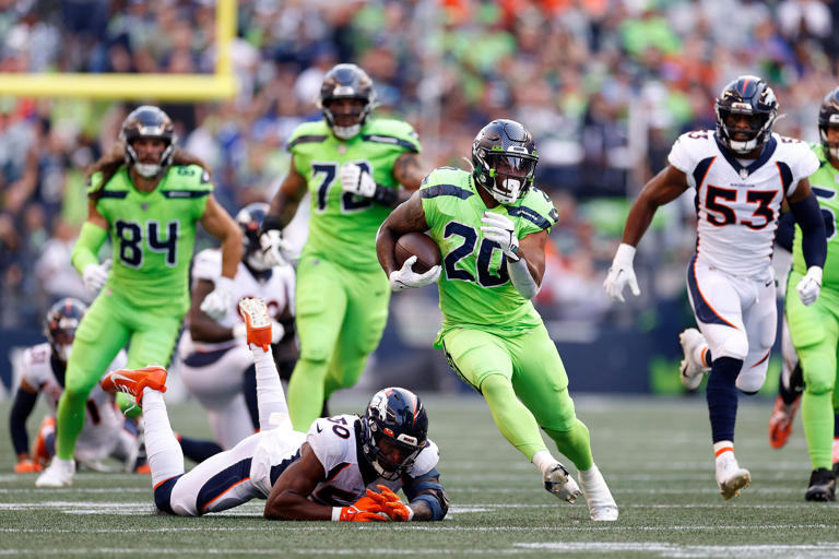 Why Seahawks picked RBs Jadarian Price, Rashaad Penny in first round