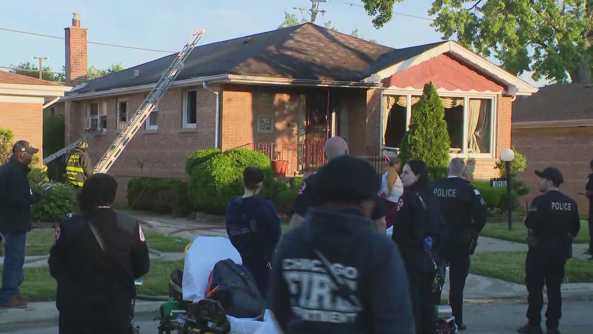 3 rescued from early-morning house fire in Roseland
