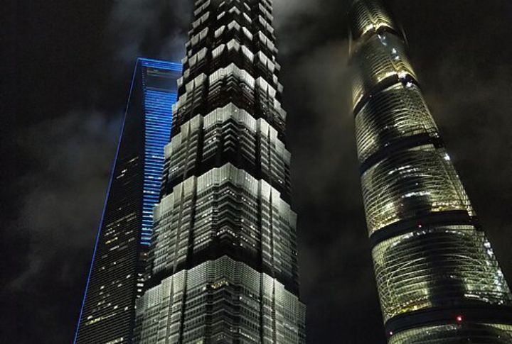 20 tallest hotels on the planet that touch the sky (well, almost)
