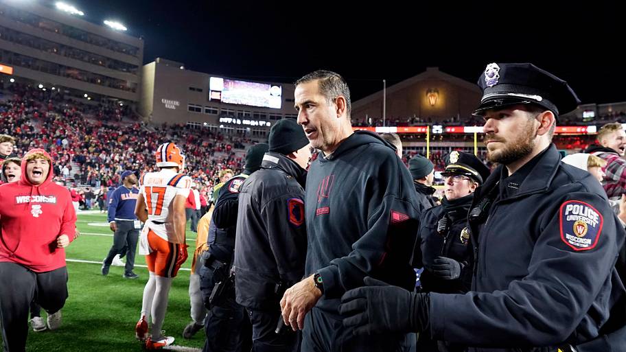 Latest hot seat rankings have Luke Fickell compared to Lincoln Riley in ...