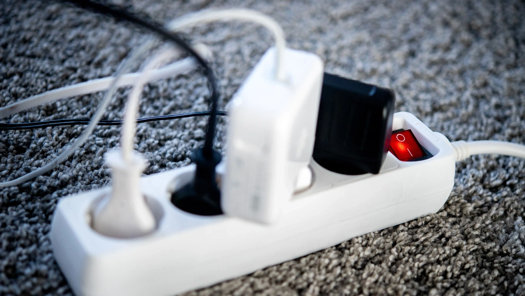 Experts urge unplugging small appliances before vacations