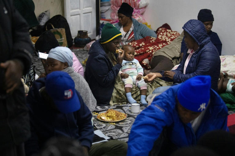 Hundreds flee as South Africa anti-migrant mobs go door-to-door