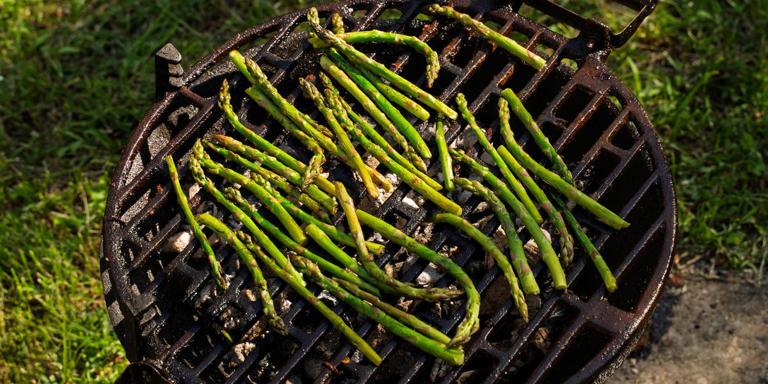 PSA: These everyday foods can actually dehydrate you