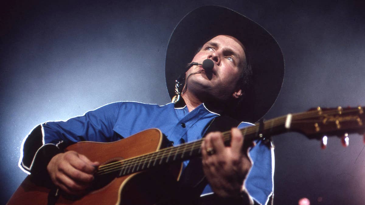 Garth Brooks eyes $2 billion catalog sale to become wealthiest singer ...