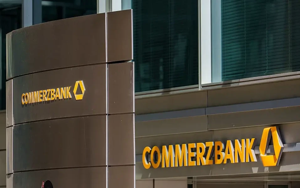 Gold dips below $4,500 as Commerzbank cuts 2026 forecast