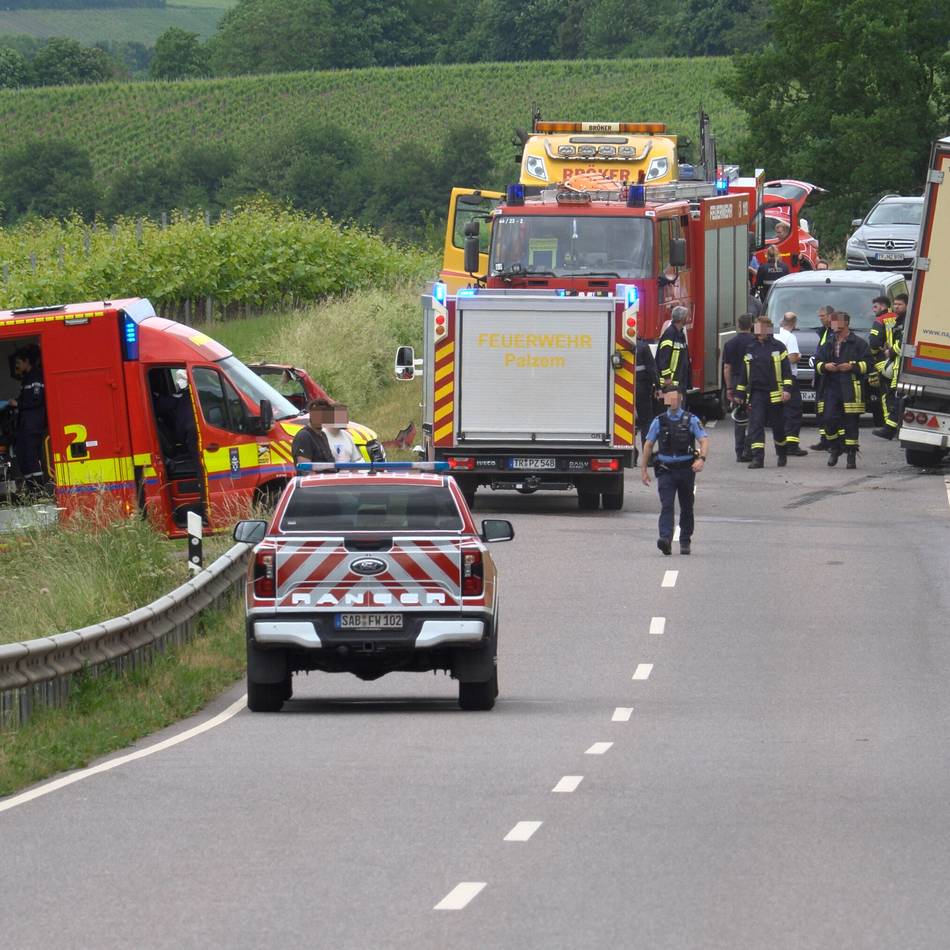 Tödlicher Unfall bei Palzem – Lkw und Auto stoßen frontal zusammen