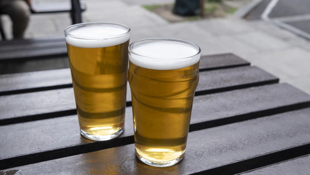 Daily beer: Weighing health benefits and risks