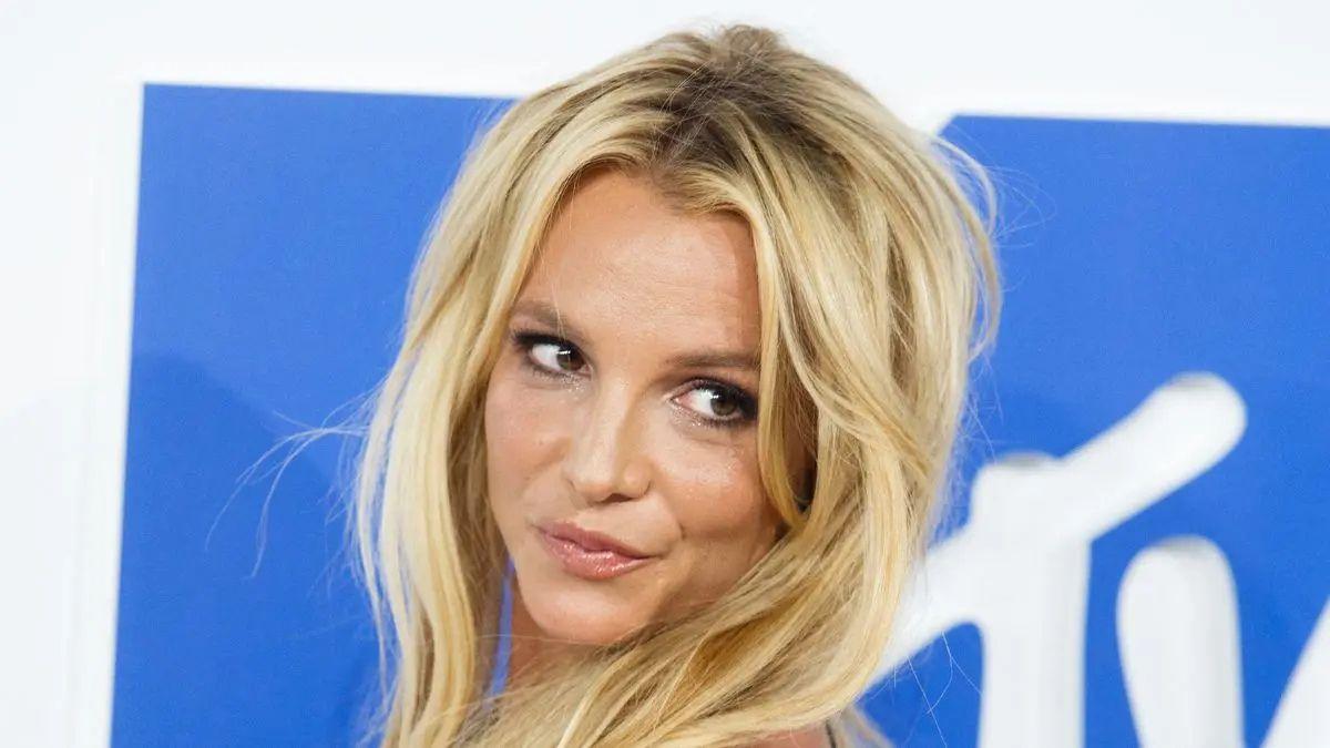 Britney Spears' appearance in photo with Kim Kardashian's hairstylist ...