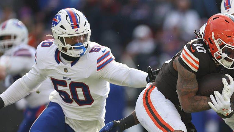 Bills pass rusher Michael Hoecht sets return date as injury rehab continues