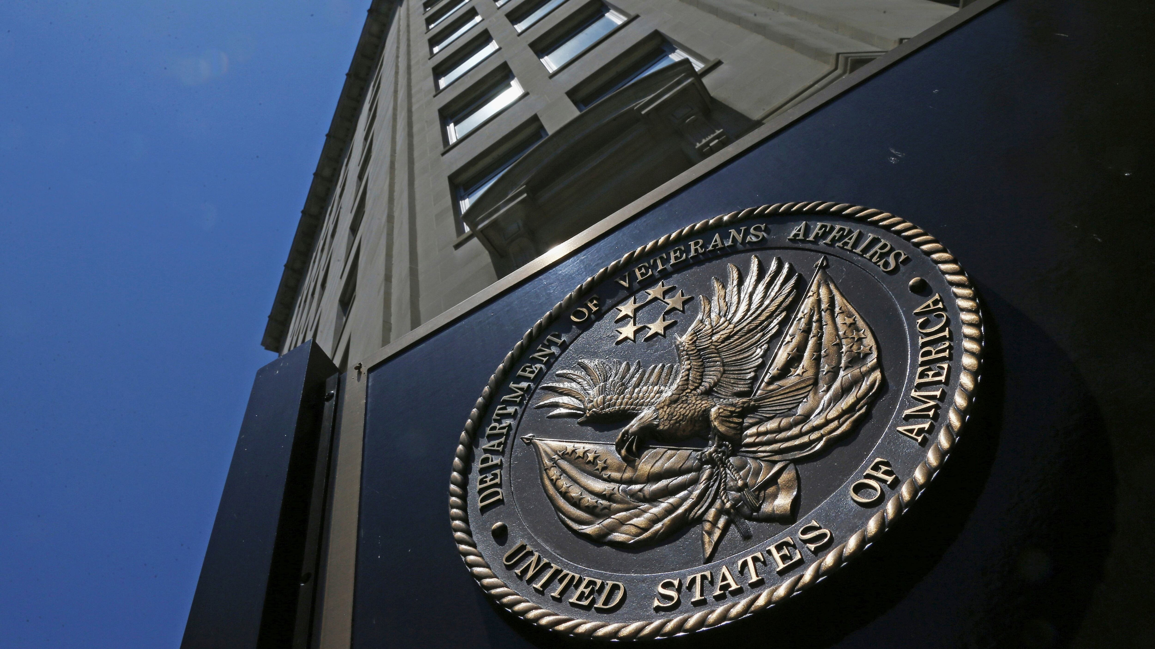 Sen. Baldwin backs bipartisan legislation to safeguard veterans ...