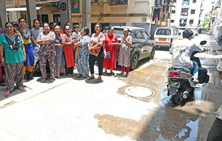 Sewage in drinking water: Over 1,000 residents fall ill in Ghatlodia