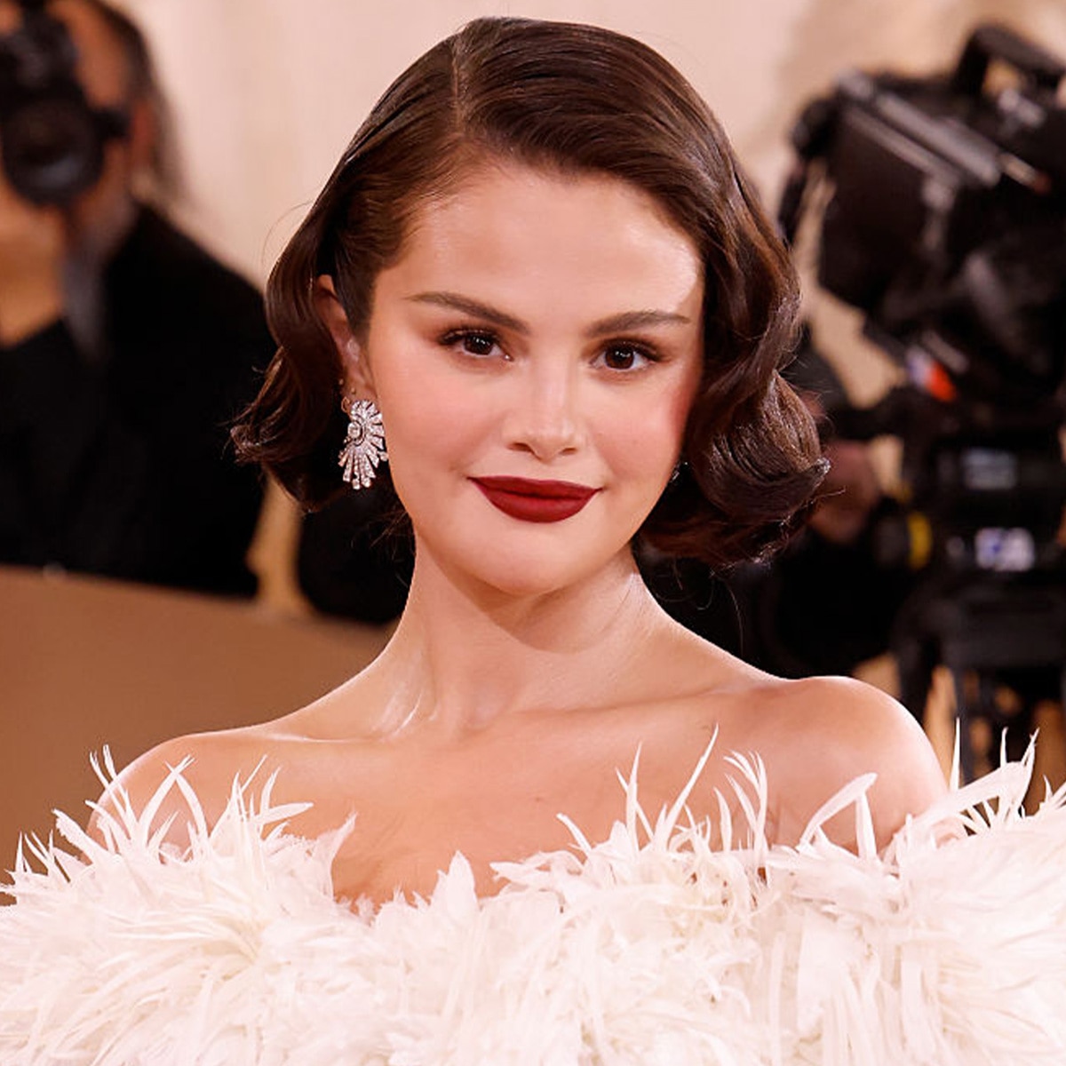 Selena Gomez debuts red hair for Only Murders in the Building