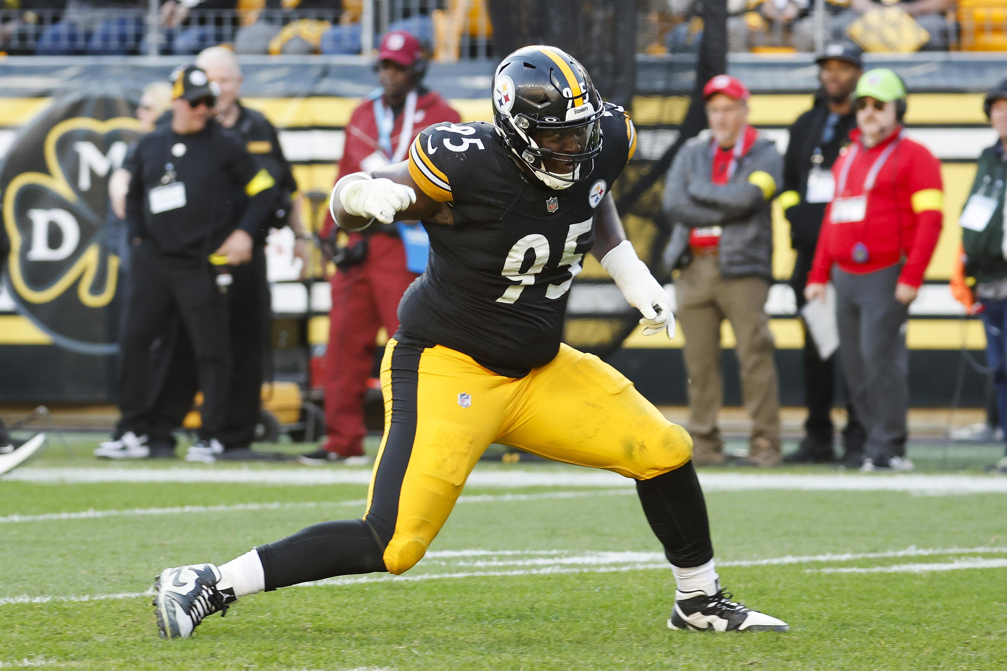 Steelers, DT Keeanu Benton working toward contract extension