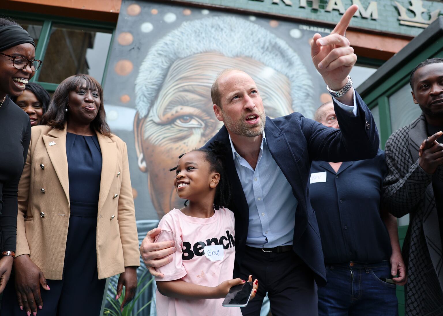 William meets Diana Award winners and pulls pint during visit to music ...