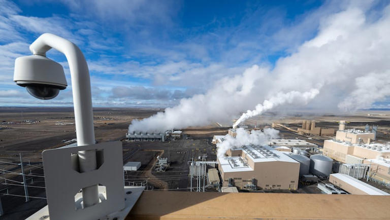 US House approves Utah-backed bill to streamline oil, gas permitting
