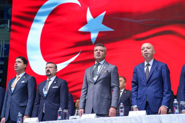 Suskunluğunu bozdu! Neler dedi neler