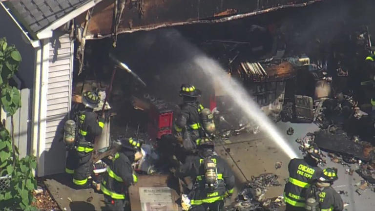 Crews battling fire in Garfield Ridge neighborhood
