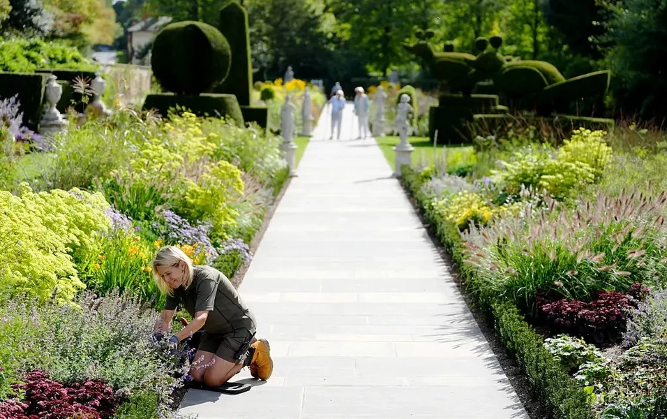 70/30 garden design rule pairs with eco-friendly weed control