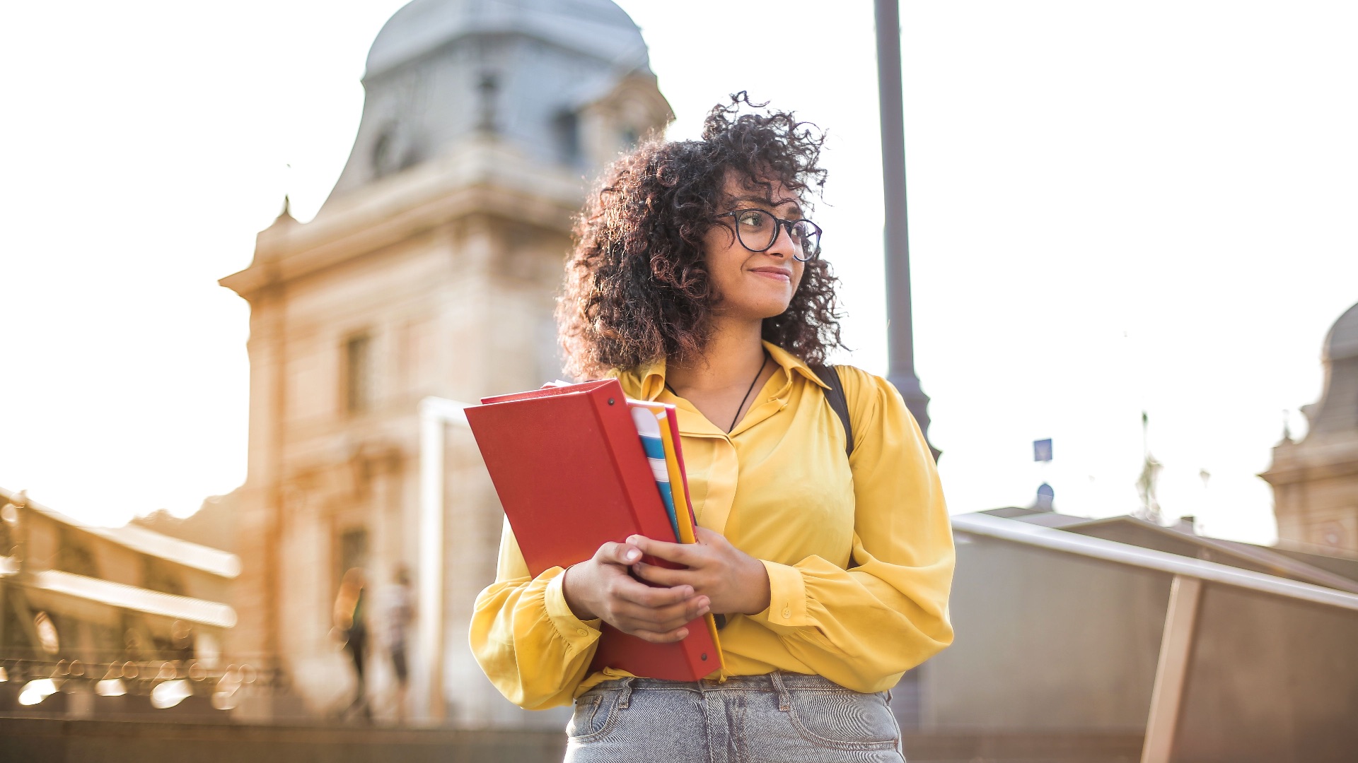 10 reasons it's best to move out for college & 10 why it's better to ...
