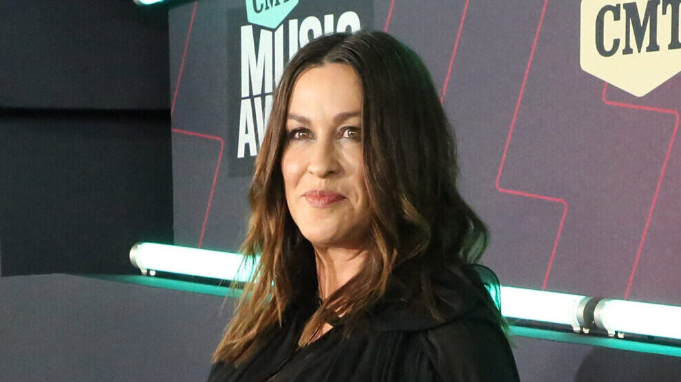 Alanis Morissette sells ‘sophisticated’ Bay Area estate for $2 million ...