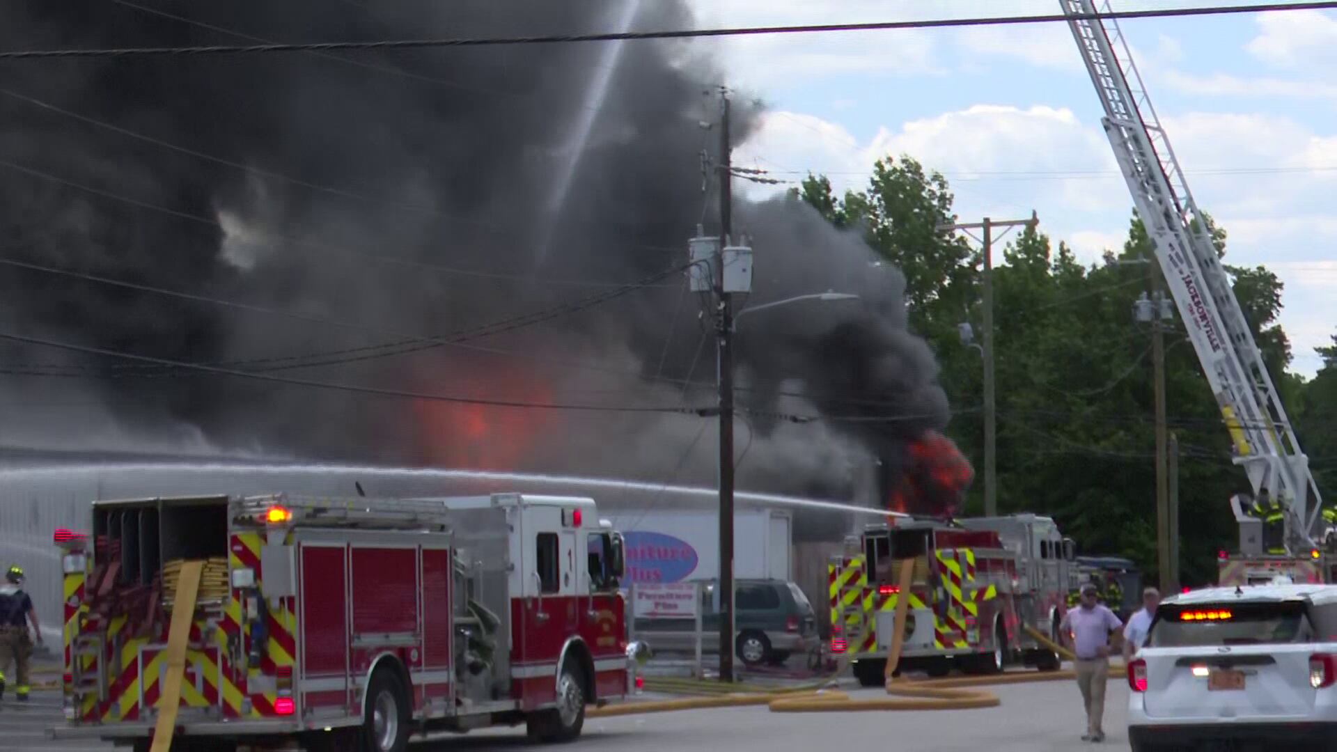 Furniture store fire shuts down major street in Jacksonville