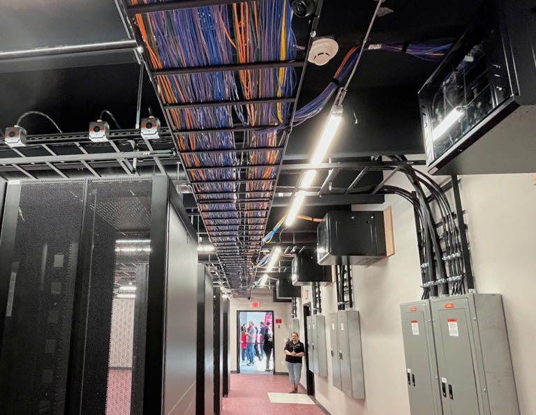 Gov. Gordon demands data center developers to 'do it the Wyoming way'
