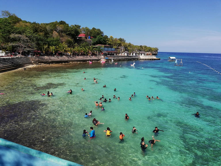Siquijor resorts warned over illegal foreshore use