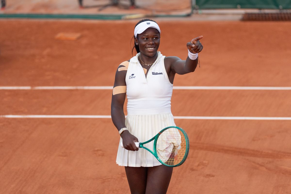 Serena Williams returns to tennis, sparking hopes of a final doubles ...