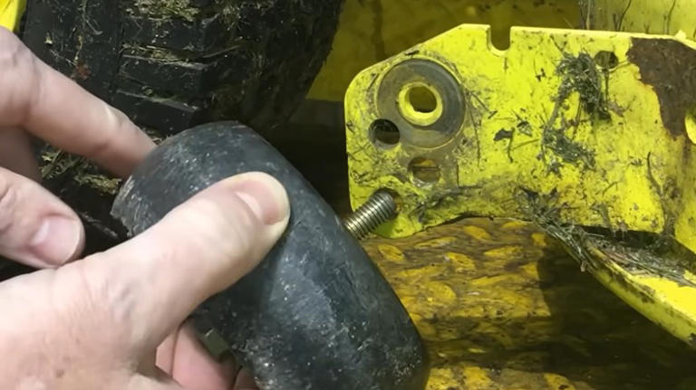 What to do if you find your mower deck wheels touching the ground
