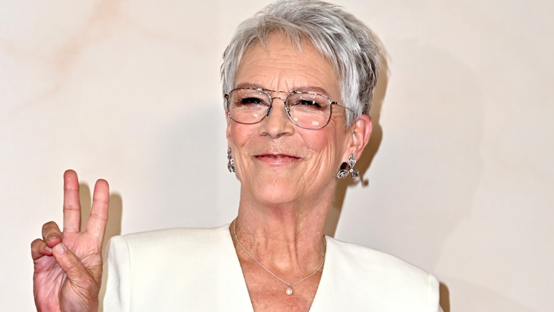 Revela Jamie Lee Curtis que un viaje con su hermana mayor, Kelly, le ...