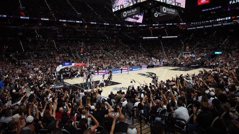 Fans rip Kels' national anthem performance for Game 2 of NBA Finals