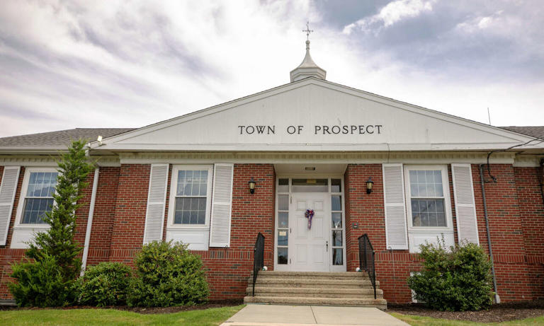'Suspicious incident' in Prospect Town Hall under investigation ...