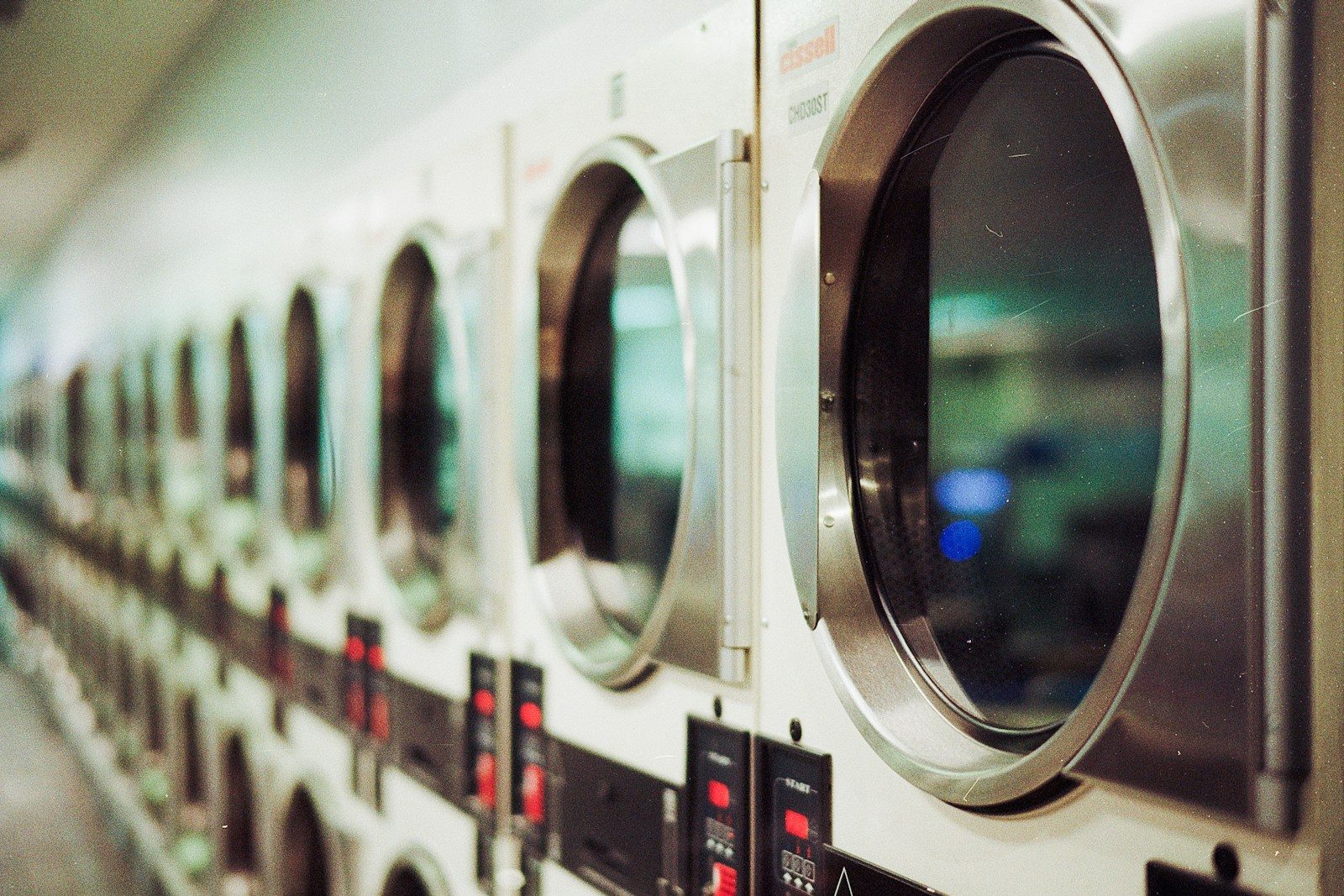 8 reasons cold water works better for laundry