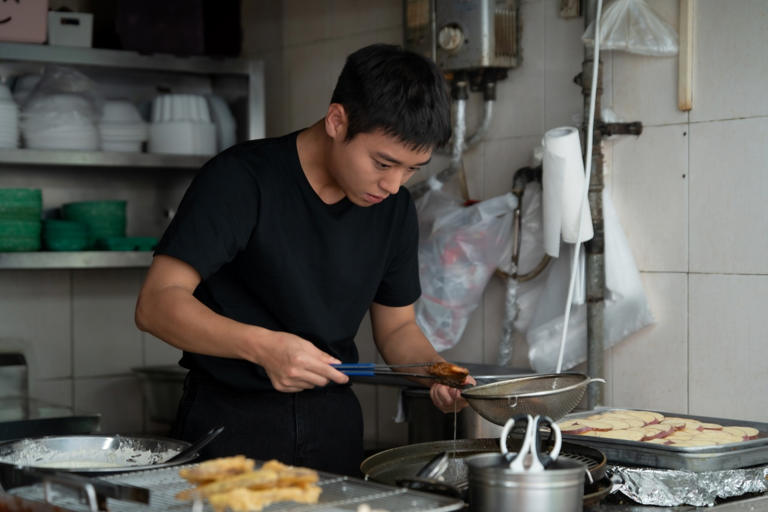Park Ji-hoon plays an Army chef on TV, but hopes to become a real-life ...
