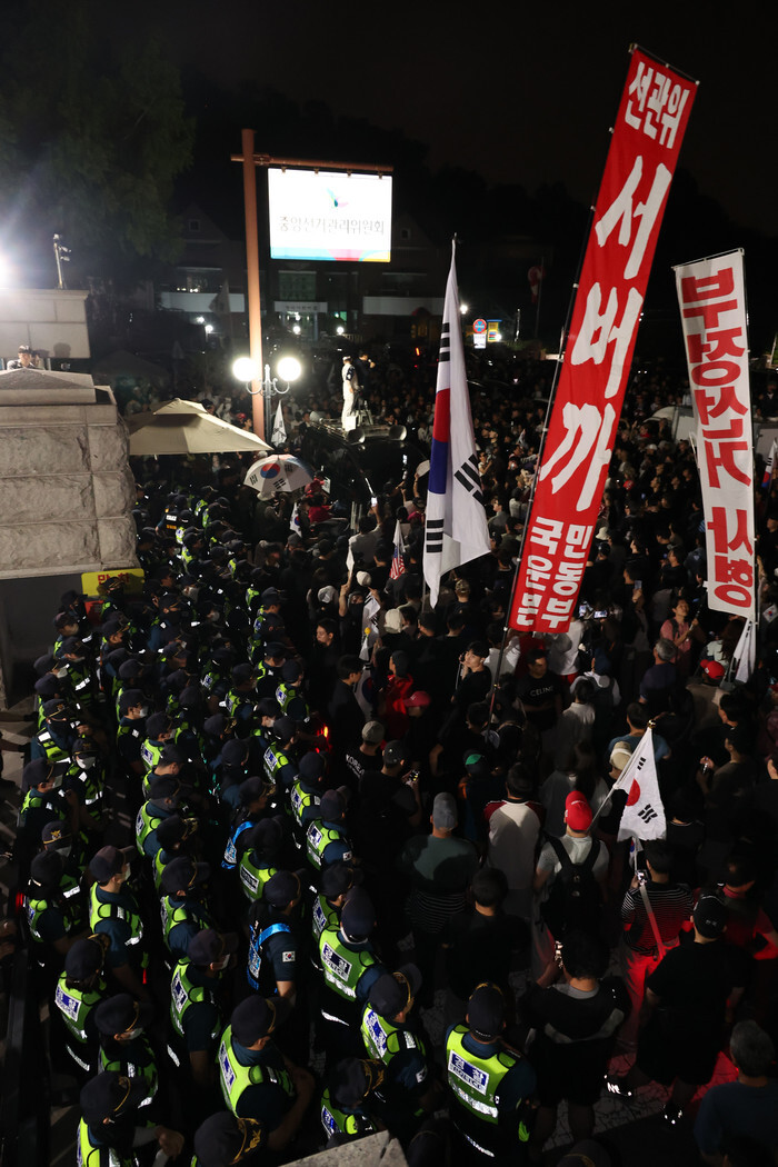Protest over ballot shortage in local elections