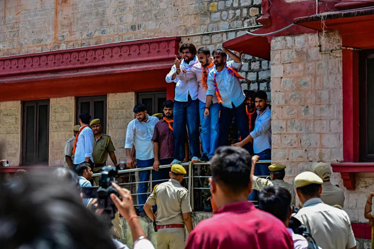 ABVP protests over fee hike, lack of basic facilities in Raj varsity