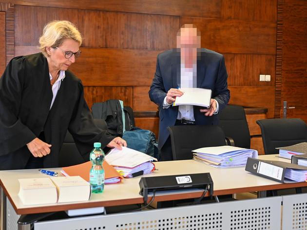 Prozess um dubioses DRK-Konto: Spendengelder für Wahlgeschenke?