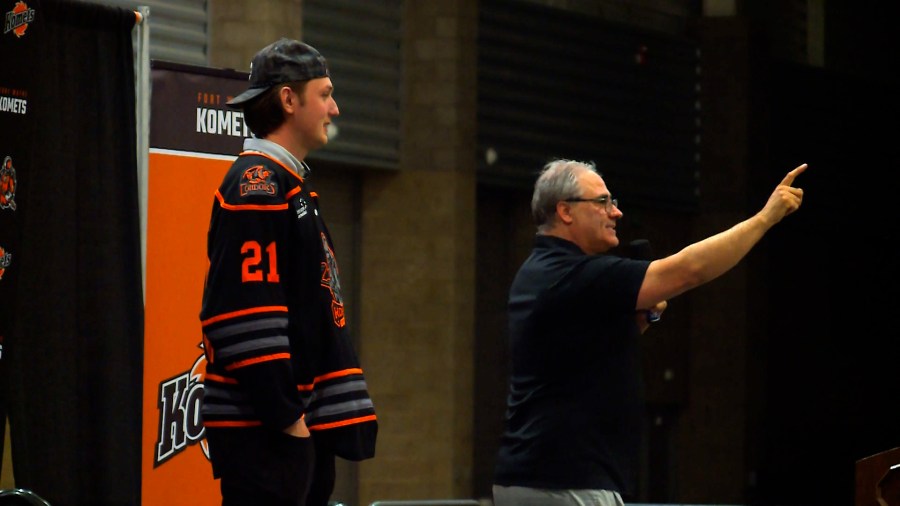 Komets annual jersey auction set for Friday