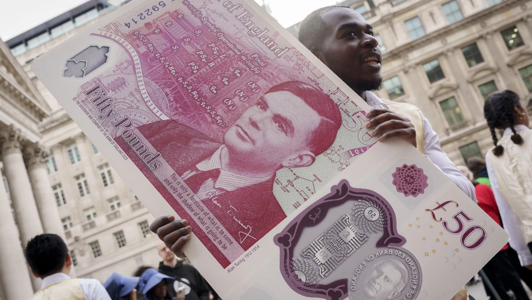 Public vote opens on UK wildlife banknote designs