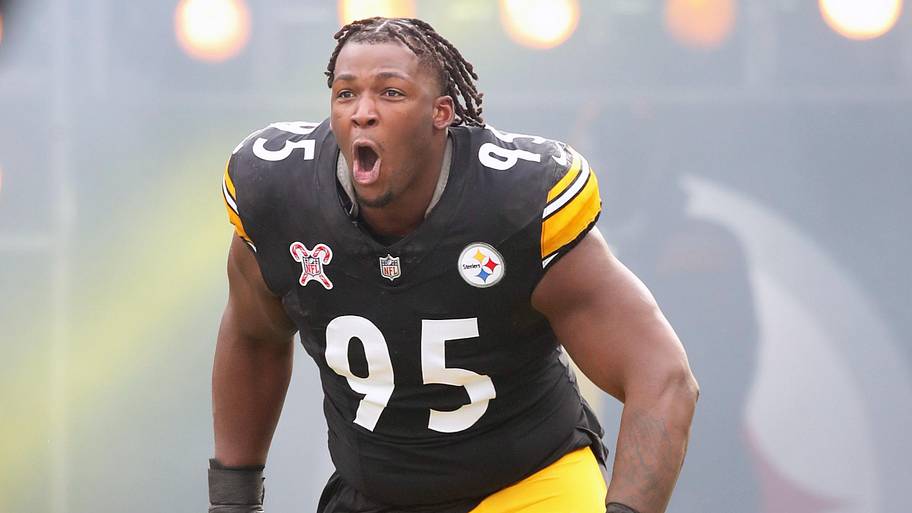 Report: Steelers discussing contract extension with Keeanu Benton