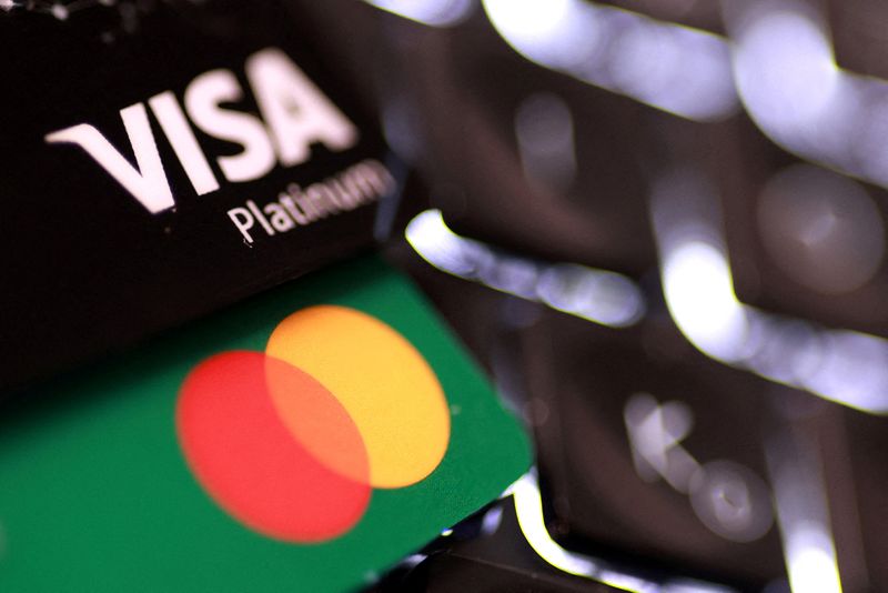 Cuba suspenderá transacciones con Visa y Mastercard, alegando sanciones ...