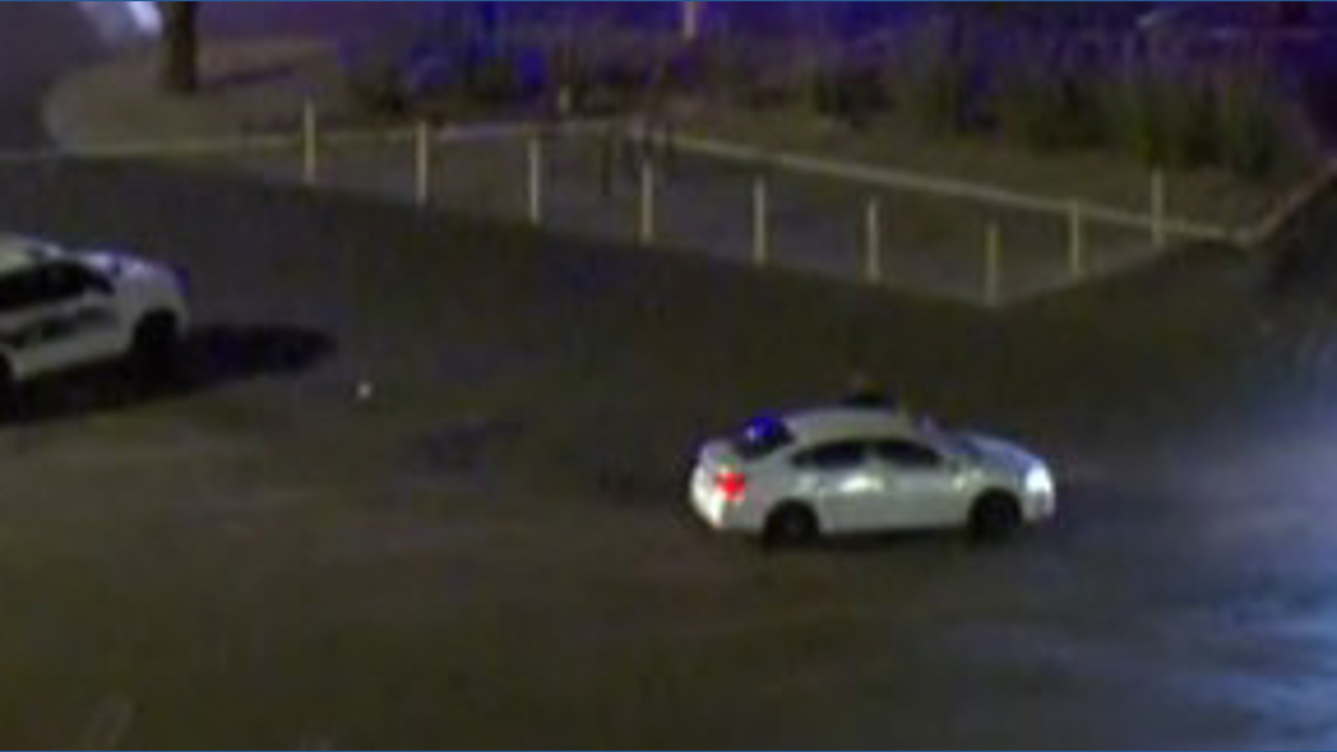Phoenix police looking for suspect in deadly mall shooting