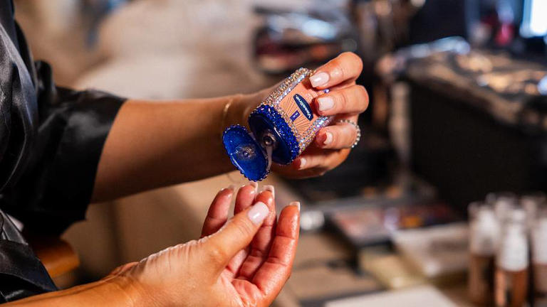 SI swimsuit models love this twist on a classic beauty staple for glowy ...