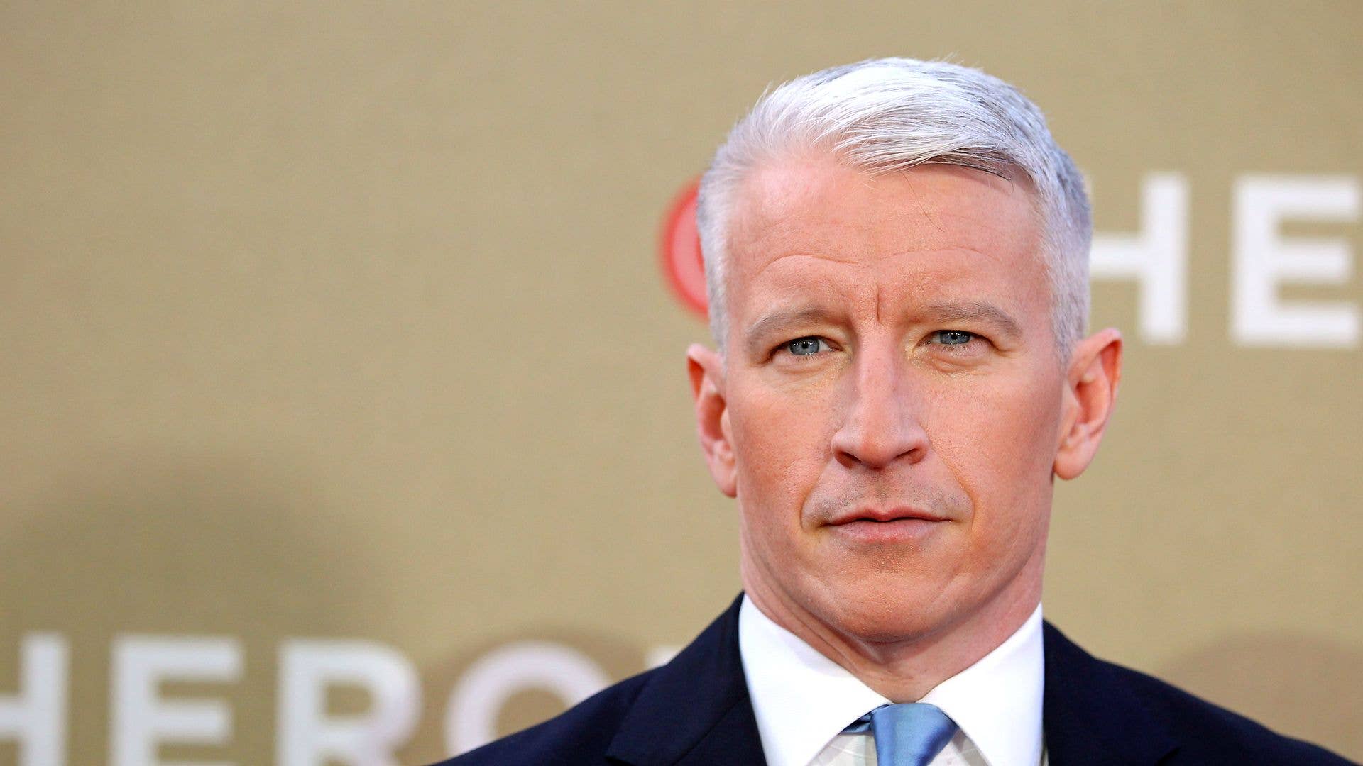 6 unrecognizable throwback photos of Anderson Cooper without his now ...